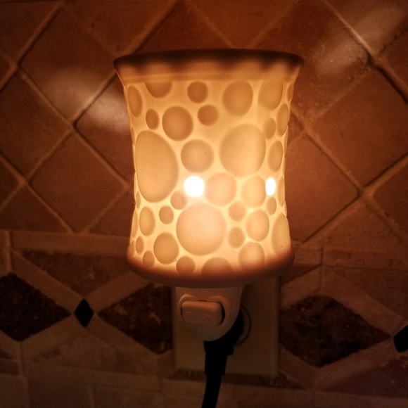 Scentsy | Accents | Scentsy Mini Plugin Warmer Fizz | Poshmark